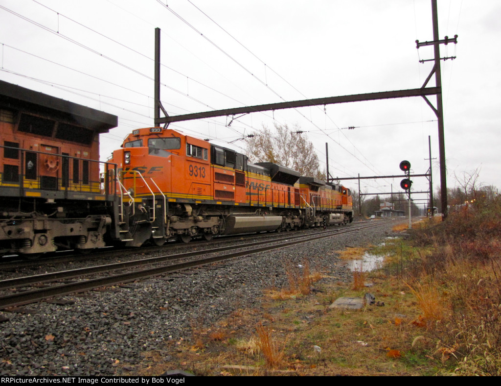 BNSF 9313 and 5295